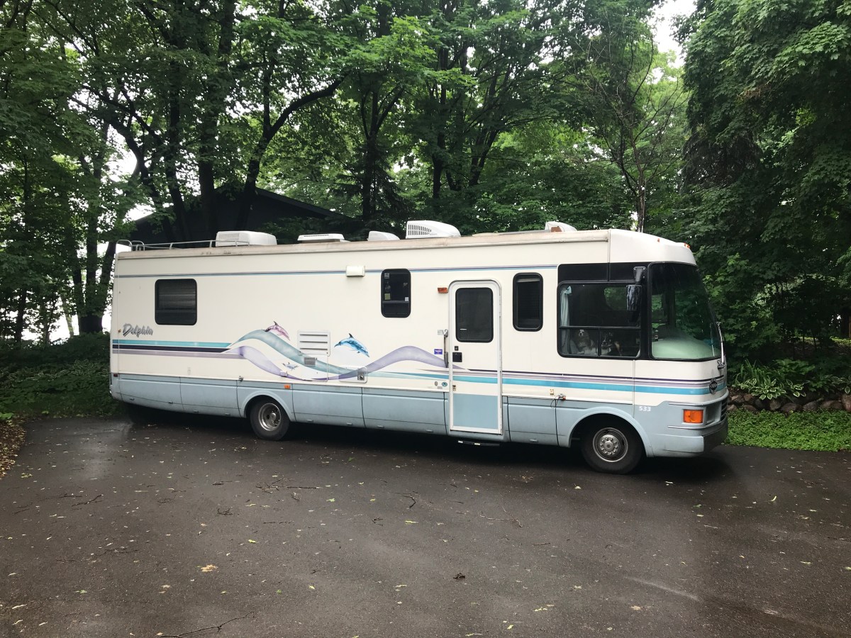 It’s a Motorhome Thing – The Wandering Dolphin
